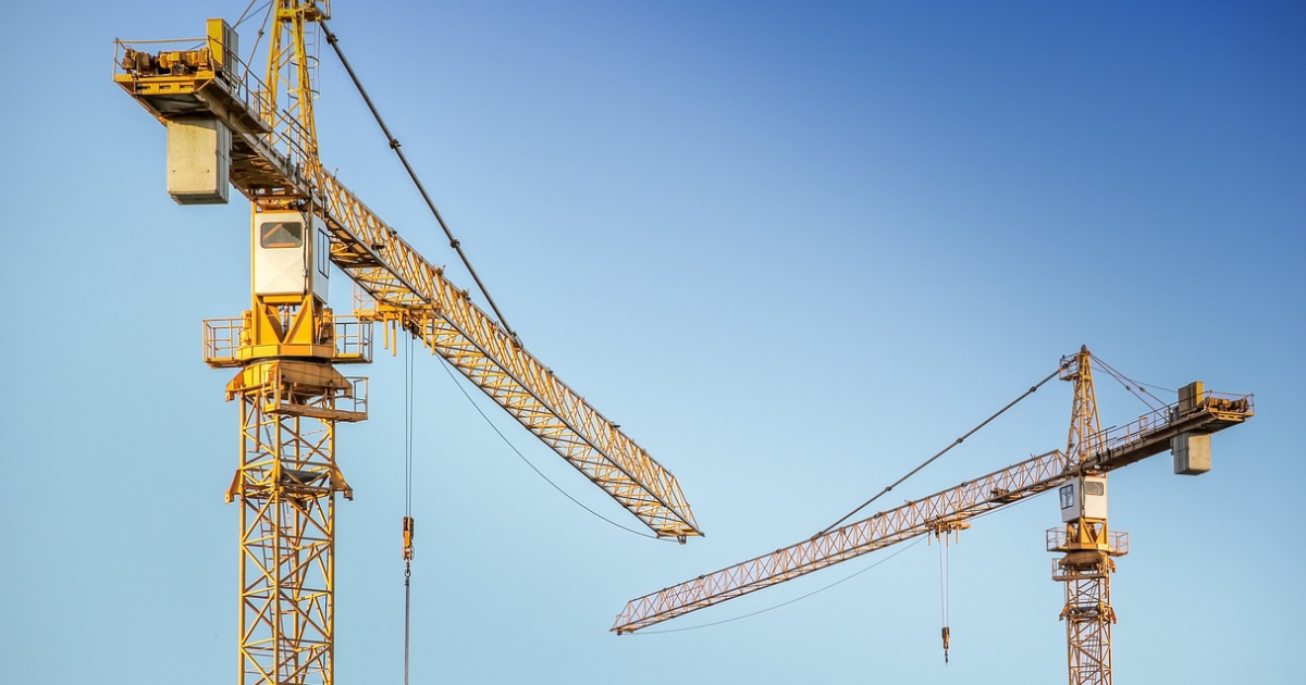 Saddle jib vs luffing jib: what's the difference?